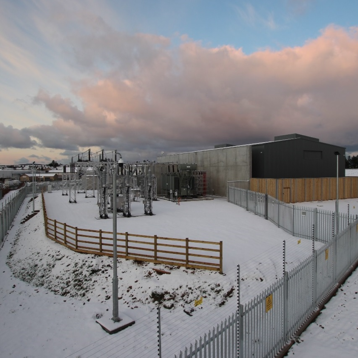 £63 k Contract value 14 weeks Project duration 6.5 metres LV assemblies ...